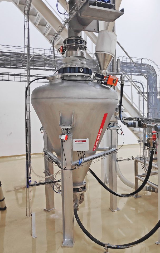 Adding salt to sauce mixers automatically – EuroBulk Systems